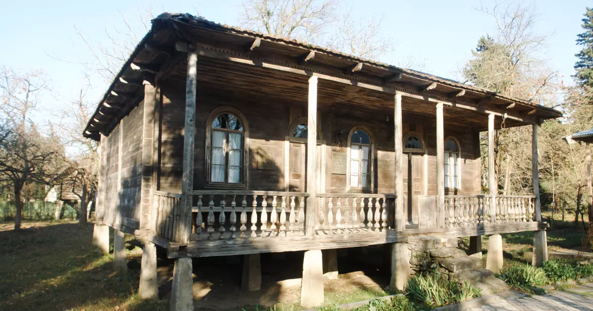 Titsian Tabidze House-Museum | Georgia Travel