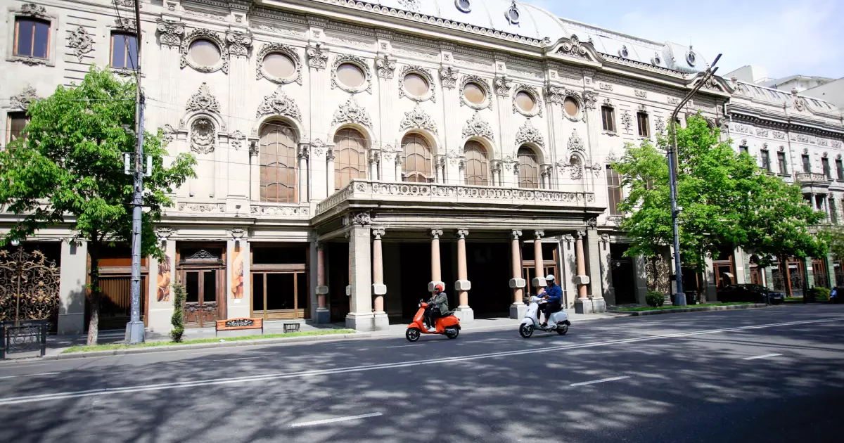 Rustaveli Drama Theater in Tbilisi | Georgia Travel